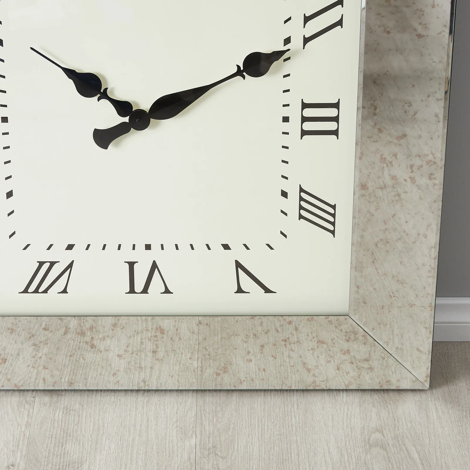 Antique Mirrored Clock | Koala Living