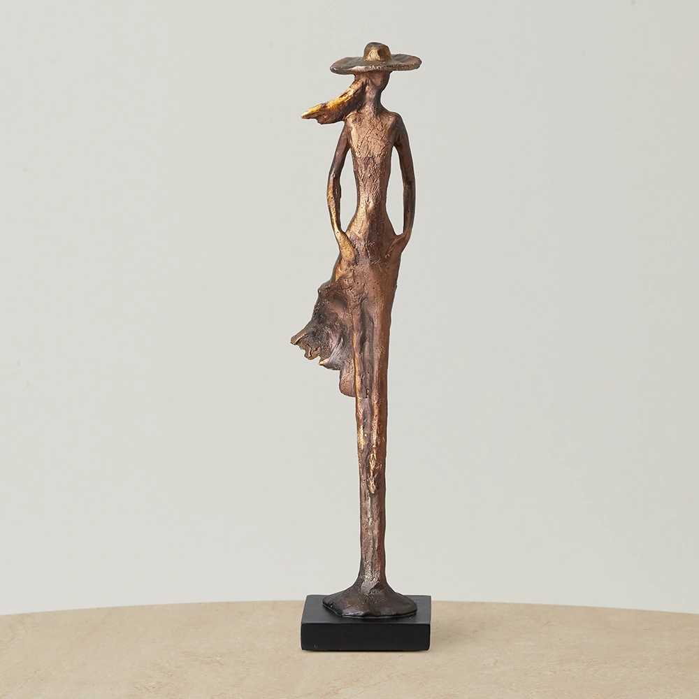 Cleo Statue