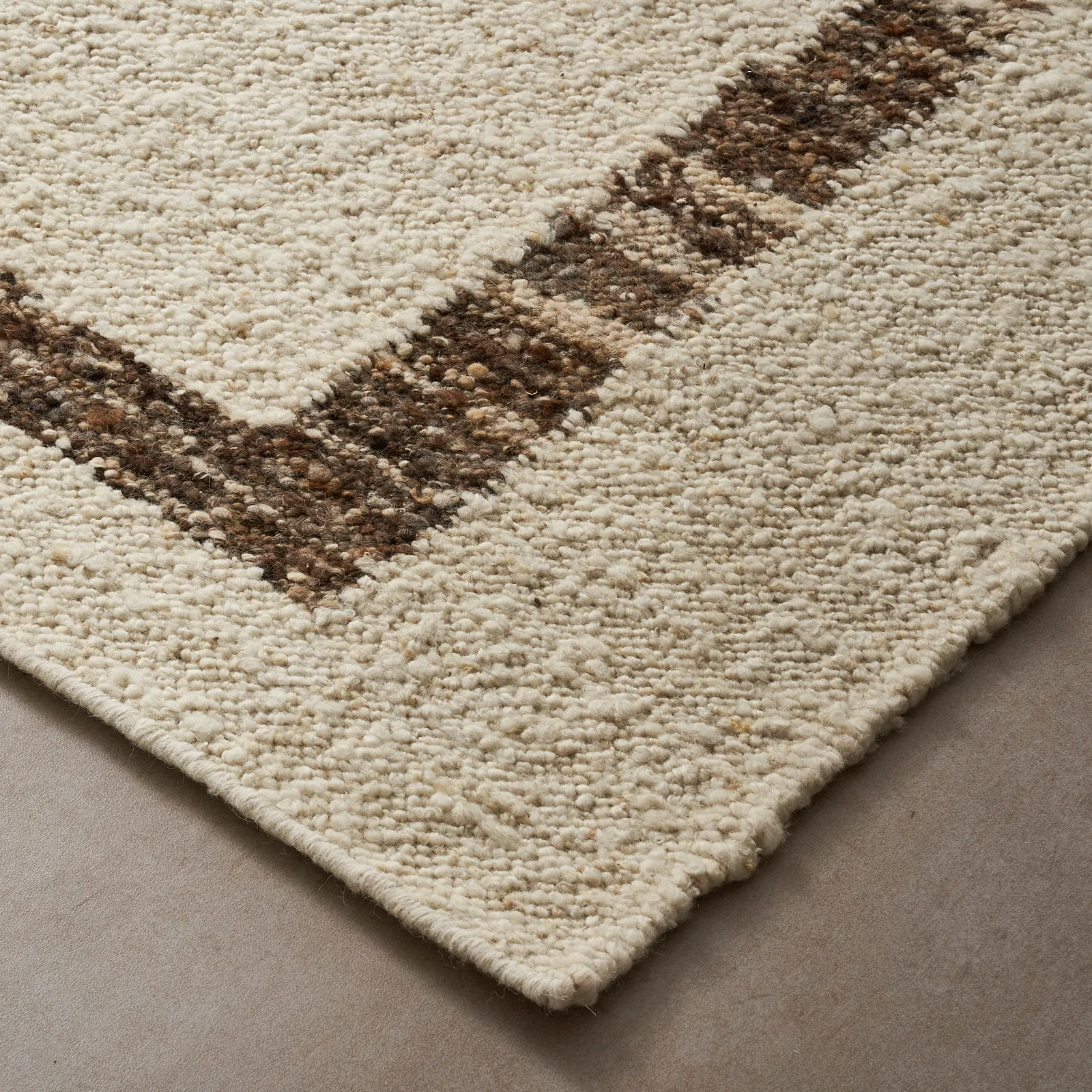 Genesis Ivory Brown Floor Rug - Medium 200cm x 300cm